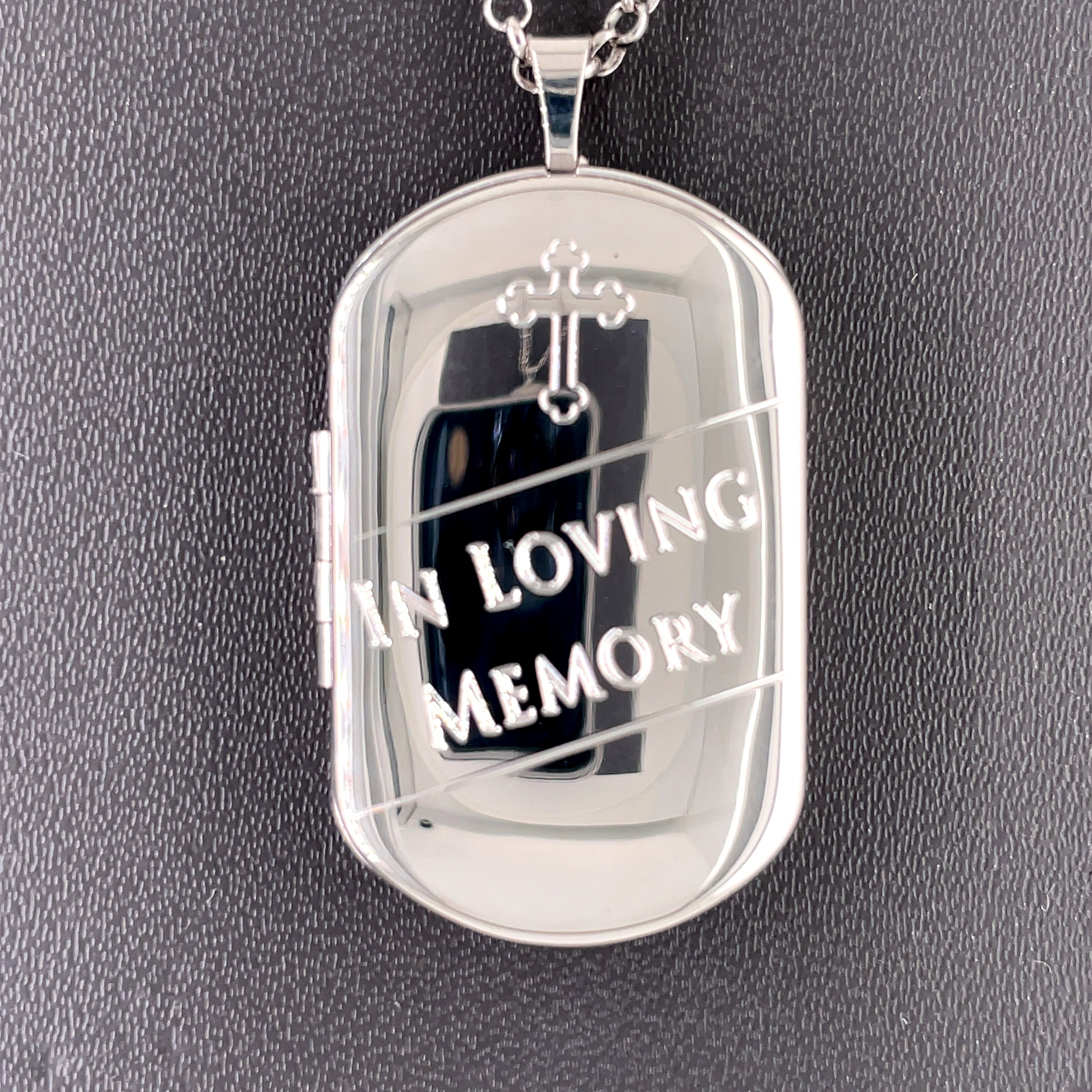 Sterling Silver "In Loving Memory" Memorial Locket 120 – Baumann Jewellers